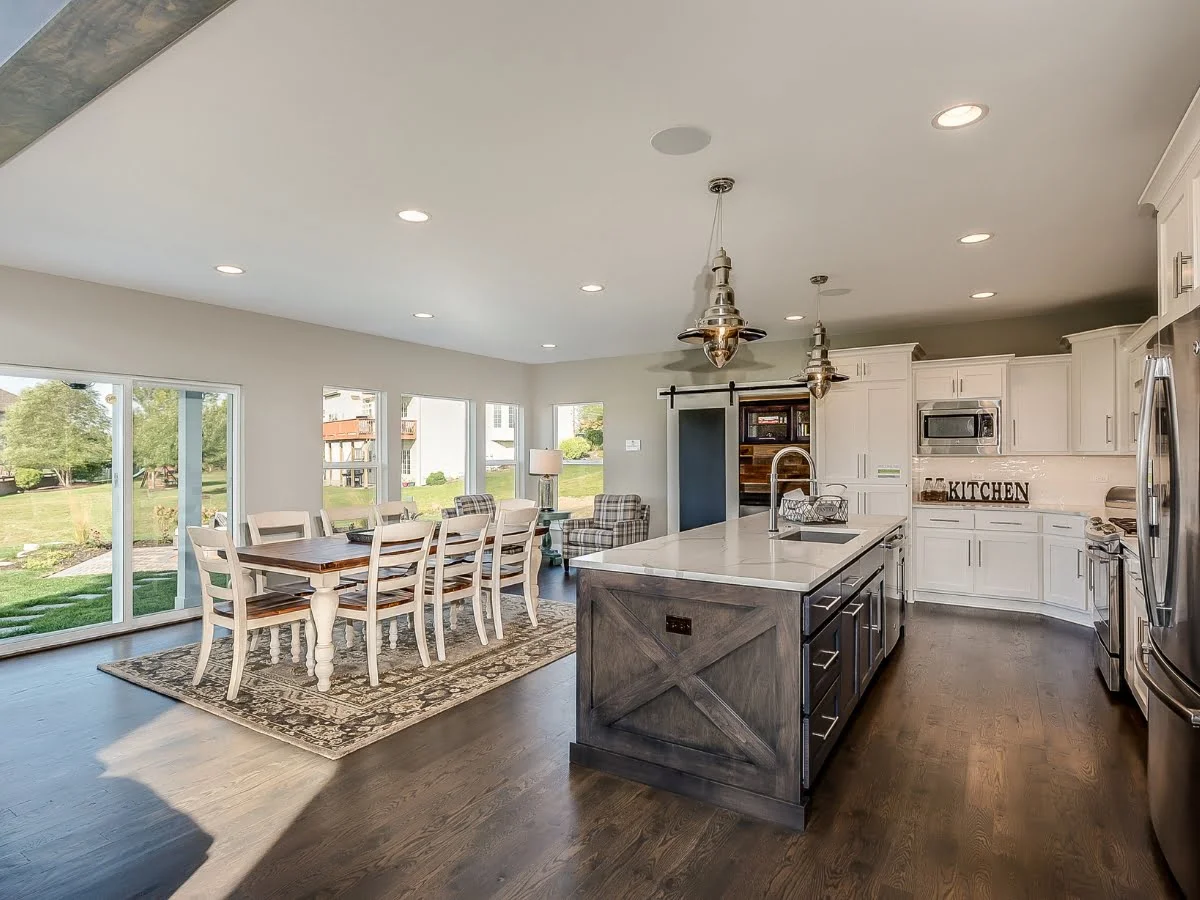 White Colonial Kitchen Design Ideas